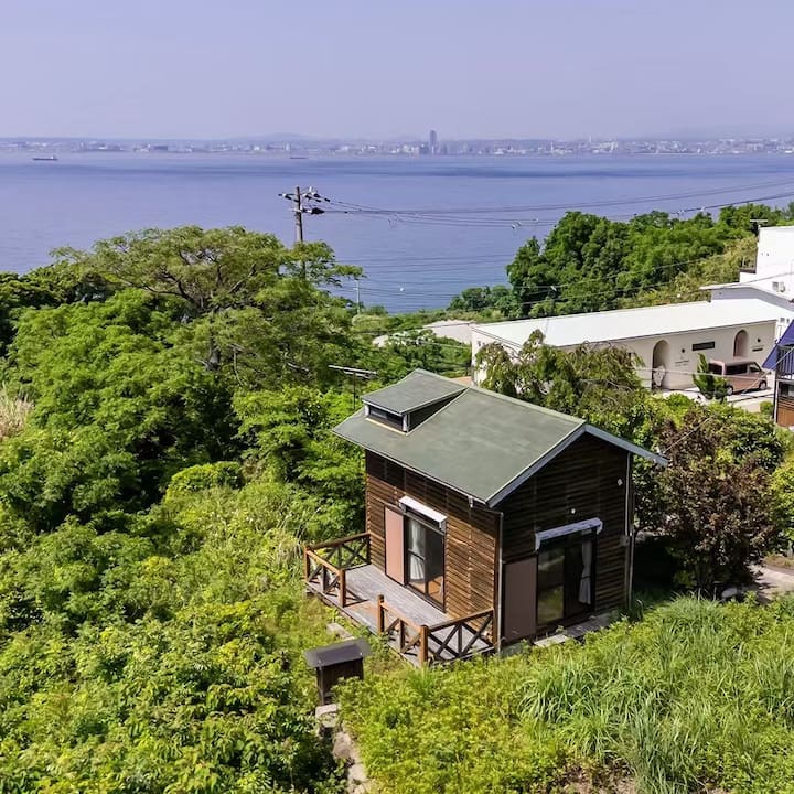 【淡路島西海岸】海見えログハウス｜石窯・Bbq・焚き火囲炉裏完備｜最大6名様まで - 明石市