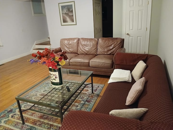 Unique 3br Home W/ Parking 10 Min From Nyc Train - The Bronx, NY
