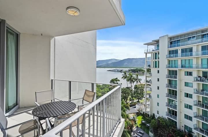 '96' Esplanade Retreat - Pool | Gym | Carpark - Cairns