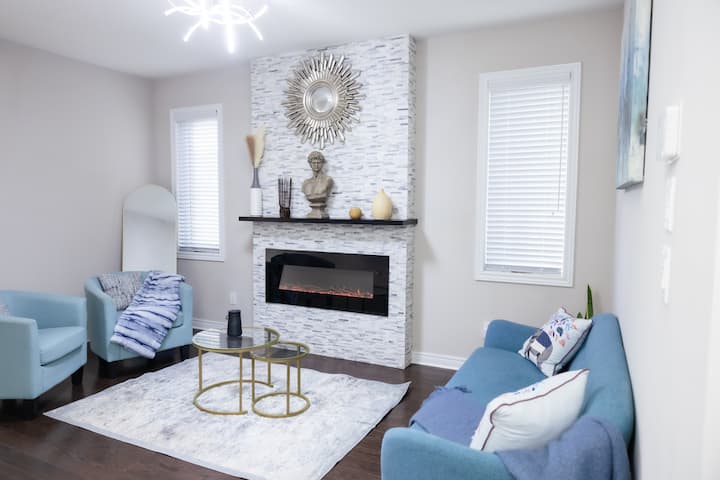 Cozy Cactus Home - Pickering