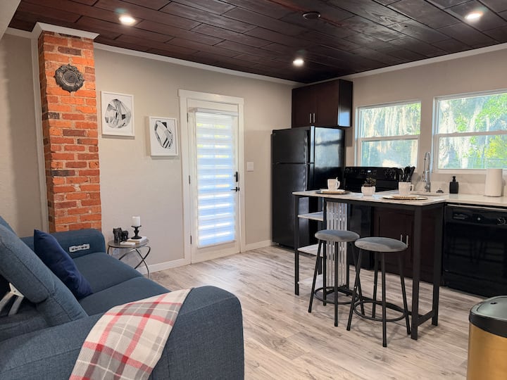 Kissimmee Walk To Restaurants & Drive To Disney - Kissimmee, FL