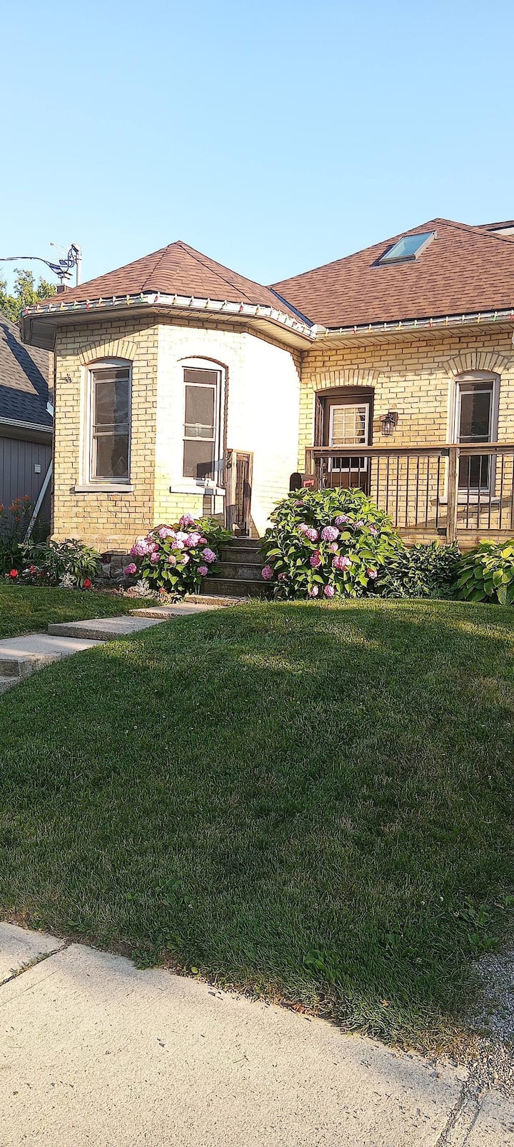 The Knight In - St. Thomas