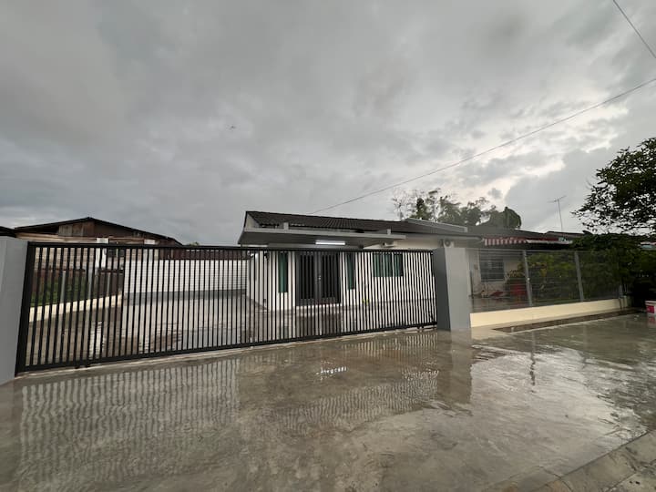 Intan Pearl Homestay - Teluk Intan