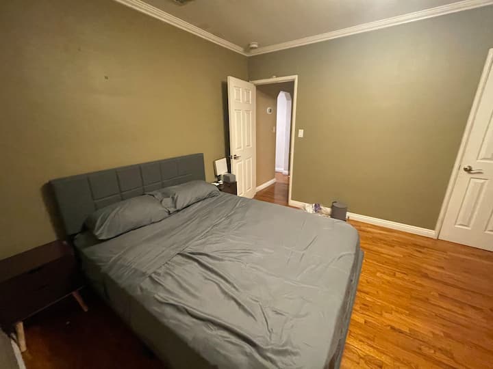 Full House With Kitchen - Azusa, CA