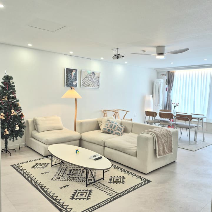 Best위치!서면,전포,부전역 10분/짐보관가능/8인숙소/아늑한숙소/호텔침구/화장실2개 - Busan