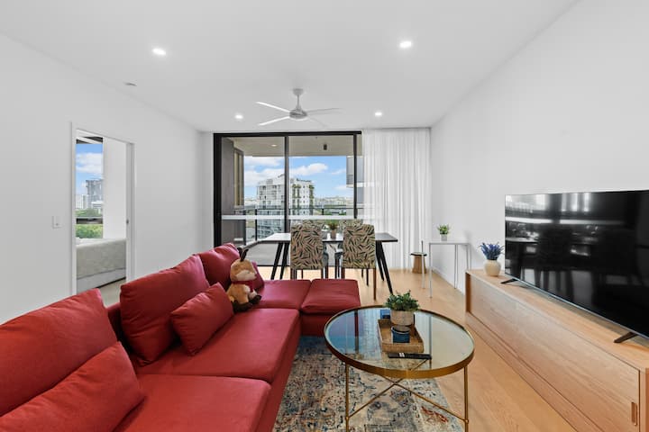 Mall Dowmstairs! River-view 2br | Pool & Carpark - Milton, Australia