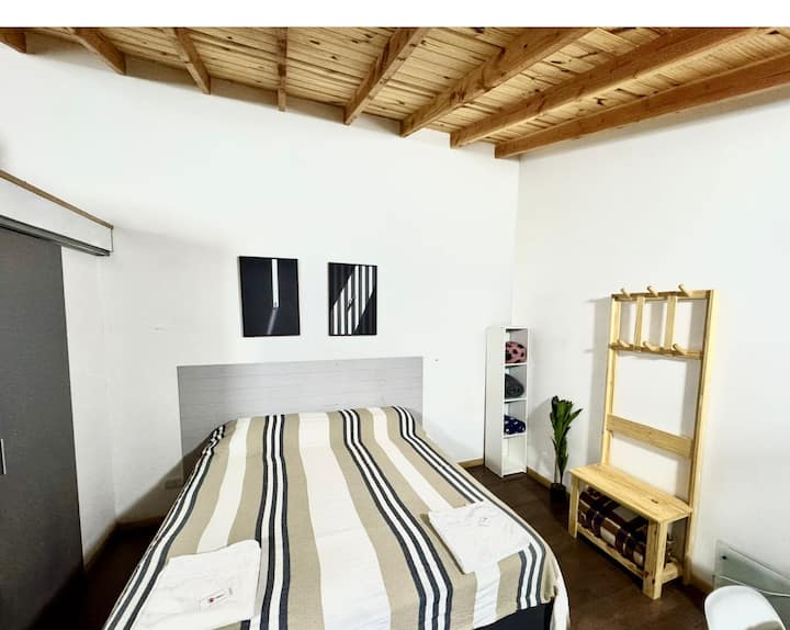 Cabaña En El Centro Con Estacionamiento. - San Carlos de Bariloche