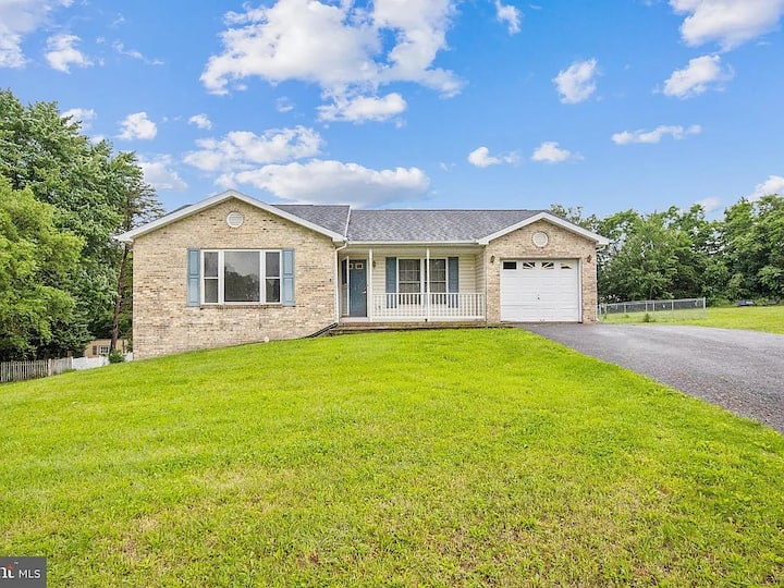 Cozy 3br Ranch Style Near I-81 & Hospitals - Shepherdstown, WV