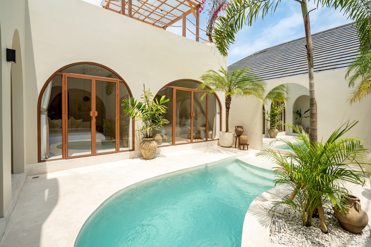 Sumptuous Luxury Villa with Private Pool in Canggu - Houses for Rent in ...
