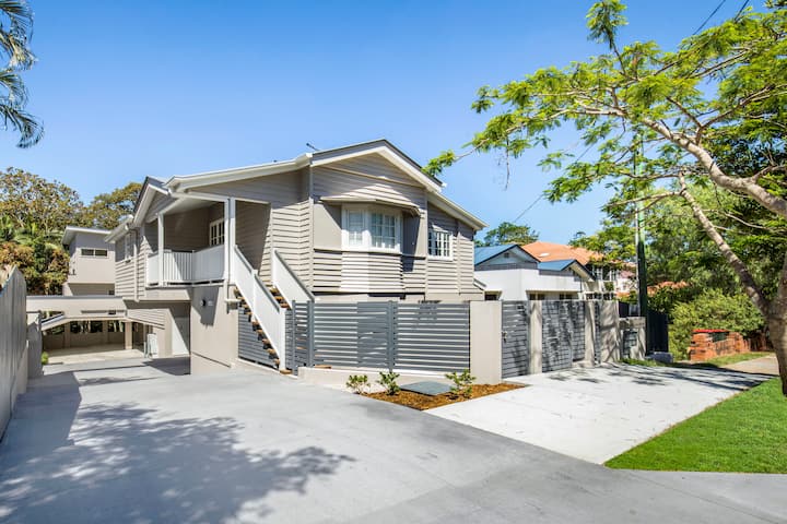 Urban Luxe 4 - Bedroom Townhouse Near Brisbane Cbd - Brisbane