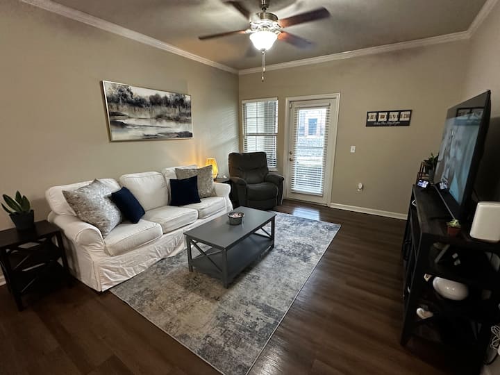 Cozy Apartment Home- 7 Mins From The Parade Route! - Houma, LA