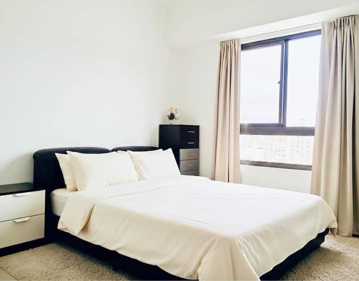 桃園車站30秒｜景觀陽台套房｜小廚房｜商務出差首選｜電梯大樓｜採光通風極佳｜全面禁菸禁毒禁寵 - Taoyuan City