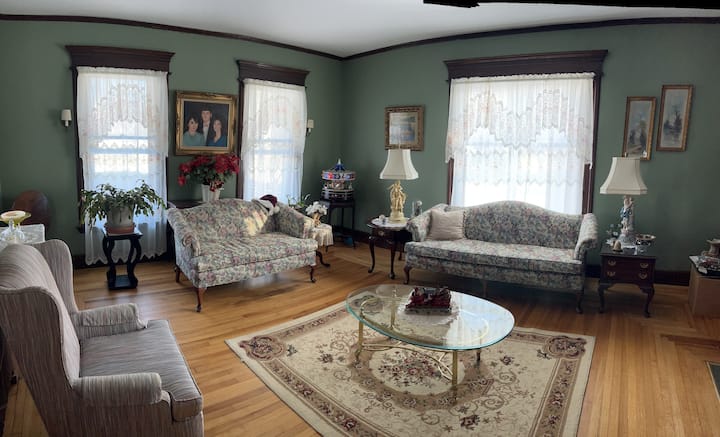 A Charming 1800s Home In True Vermont Style. - Bennington, VT