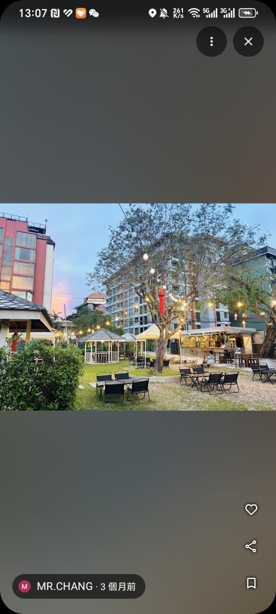 Quartier résidentiel chaleureux, pelouse spacieuse, à côté du centre ...