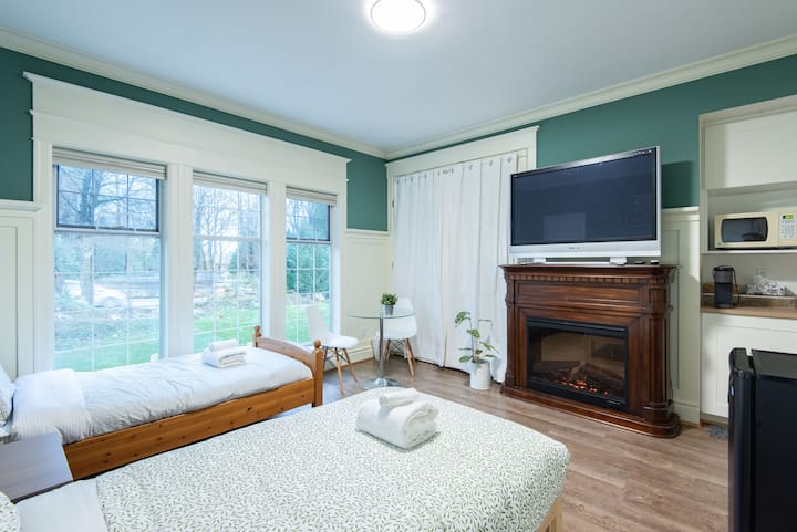 3beds Ground-level Private Suite In Burnaby - New Westminster