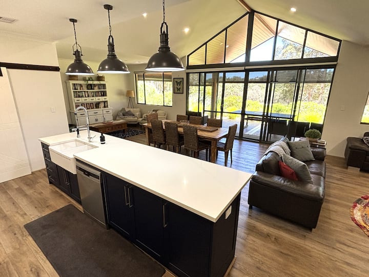 Forest Retreat For Families & Groups | Sleeps 11 - Bridgetown, Australia