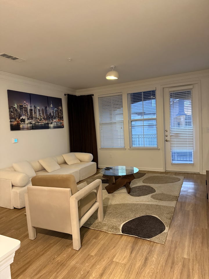 Cozy 2br/2ba Apt In Frisco W/ Private Balcony - Frisco, TX