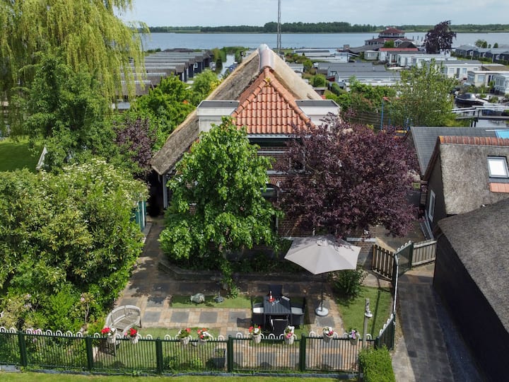 Knus Vakantiehuisje In Het Centrum Van Giethoorn - Giethoorn