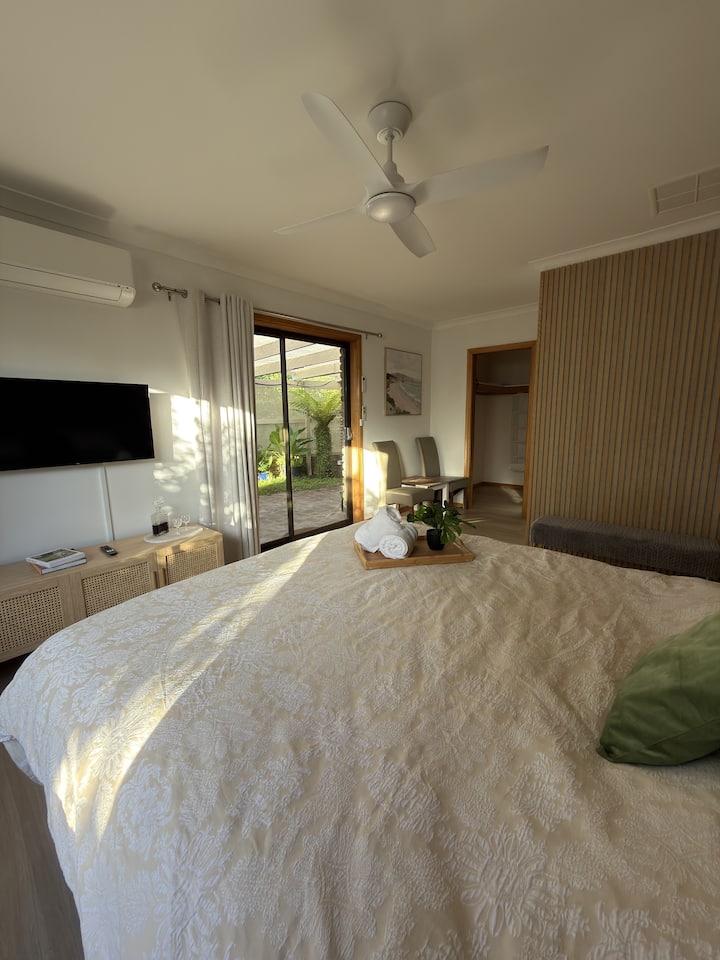 Ferns By The Sea - South Australia