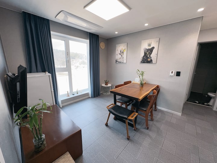 파크뷰하우스_4-5인실/투룸+거실/테라스bbq가능/넷플릭스/공원인접/반려동물가능(비용추가) - Incheon