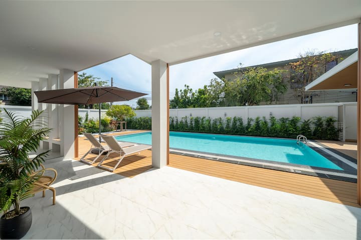 Ramkhamhaeng / Private Pool Villa(4br)mrt Nom Klao - Bangkok