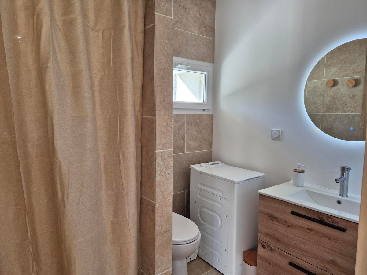 2 bedroom apartment + large terrace (Brissac) - Flats for Rent in ...