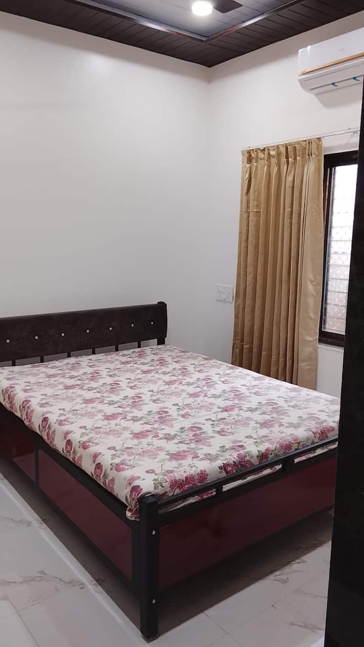 Discover The Best!

Shashi Vishwa - Ratnagiri