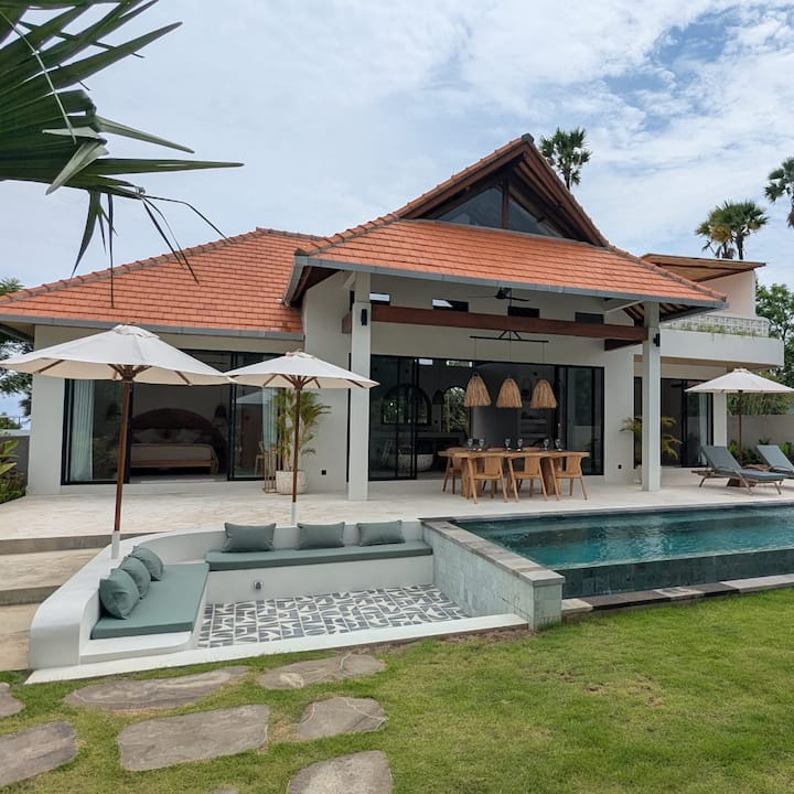 Villa Nagaïa - 2 Bedrooms, Pool, Roof-top, Garden - Indonesia
