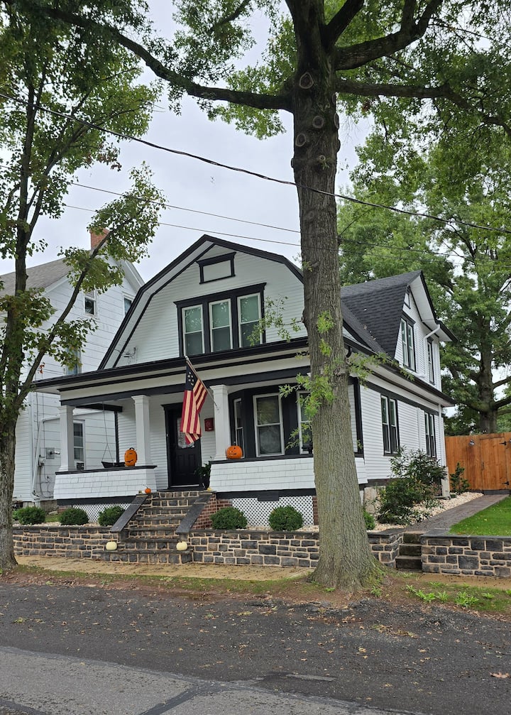 The House On Broad - Pillow, PA