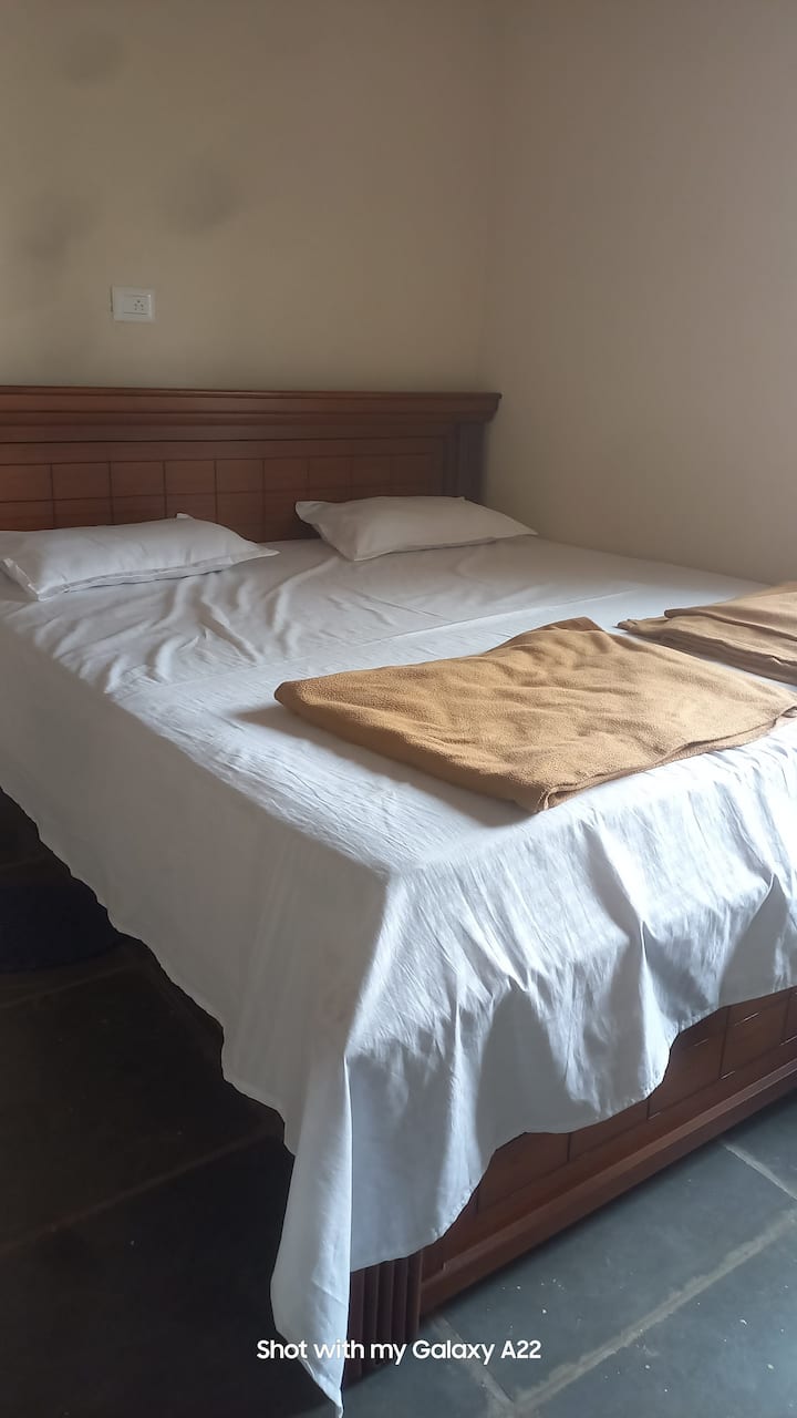 The Place Is Best Location. Ricepady View. Clean - Hampi