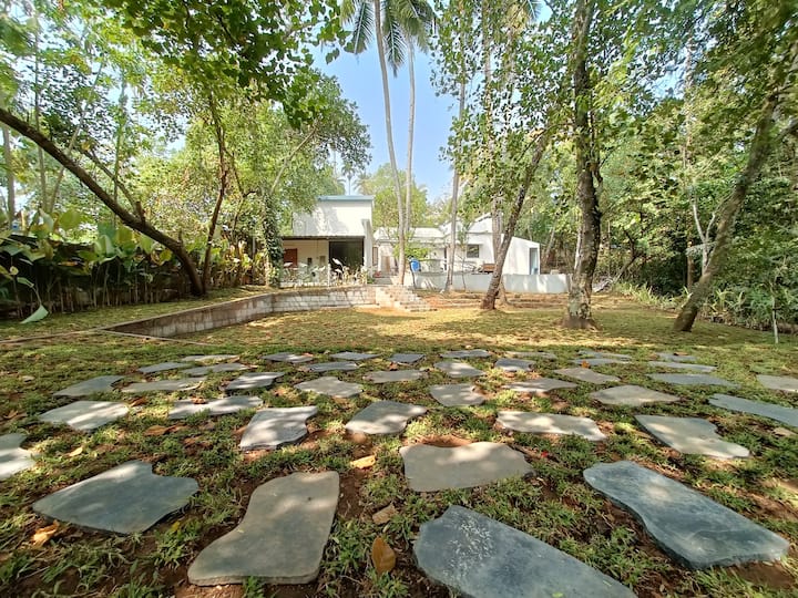 Elegant French Villa | 3br | Near Beach & Cliff - Varkala
