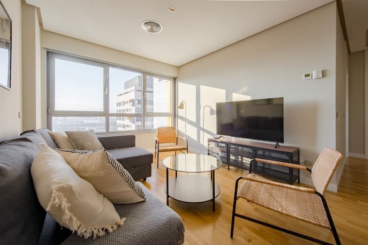 Duplex Con Terraza Y Parking En Sanchinarro - San Sebastián de los Reyes