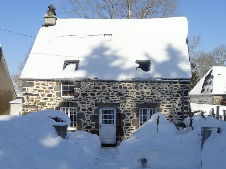 Location Maison En Pierre - Super-Besse