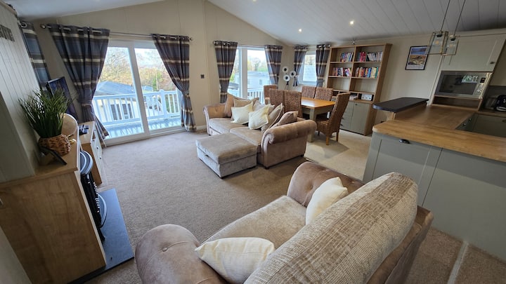 Beautiful Lodge Set In Beauport Holiday Park - Battle