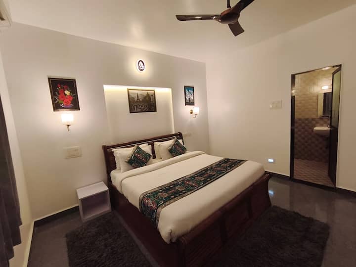 Sarover- Paliyem Luxury Villa - Goa
