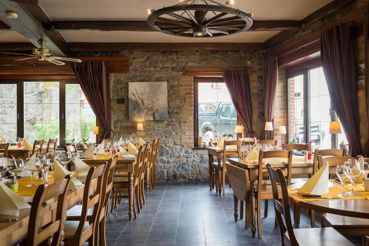Chambre Triple Dans Hotel-restaurant Authentique - Dinant
