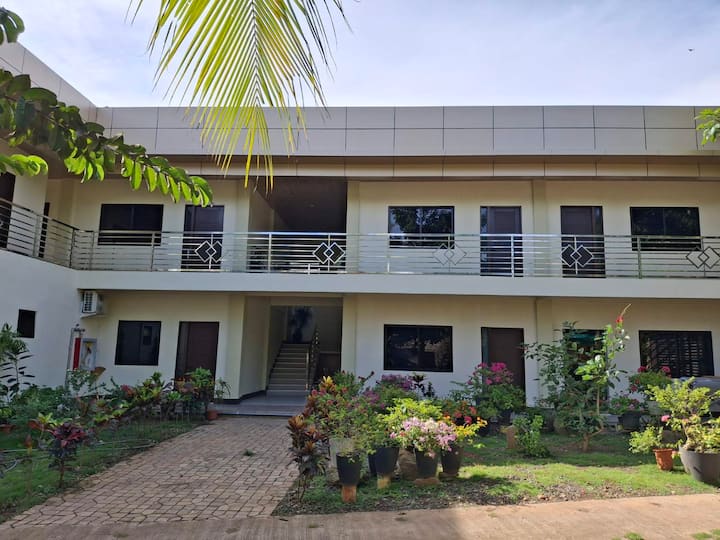 Cy Spaces. Room 7. - Valencia City