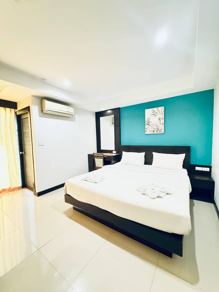 Seaside Retreat Standard Bedroom With Balcony - Patong Beach
