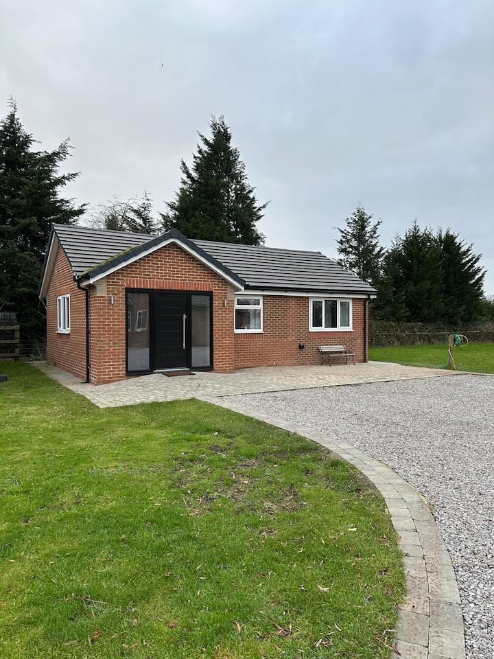 Flatfield Lodge - Goole