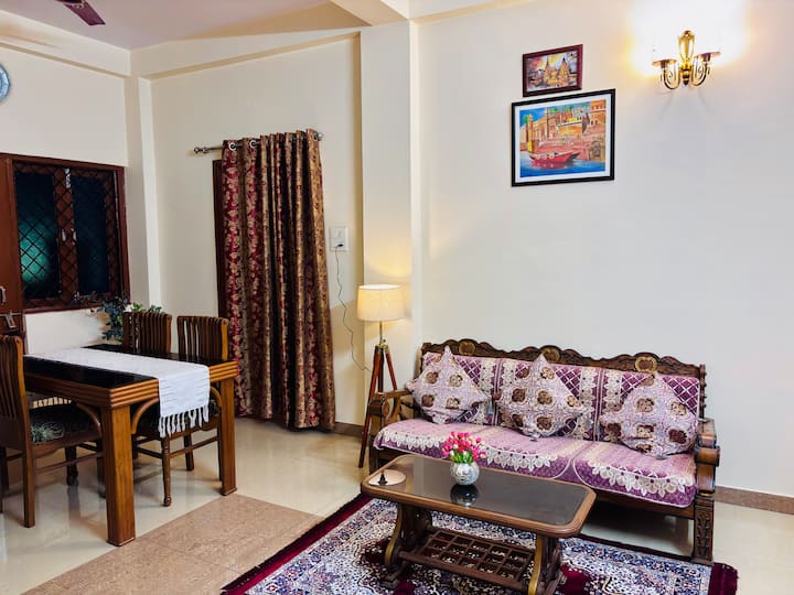 Kavita’s Home| 15 Mins To Shri Vishwanath Temple - Varanasi