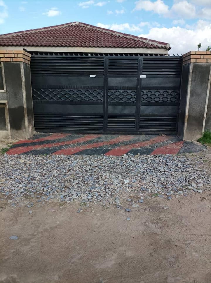 Cozy City Home For Short Stays - Zimbabwe