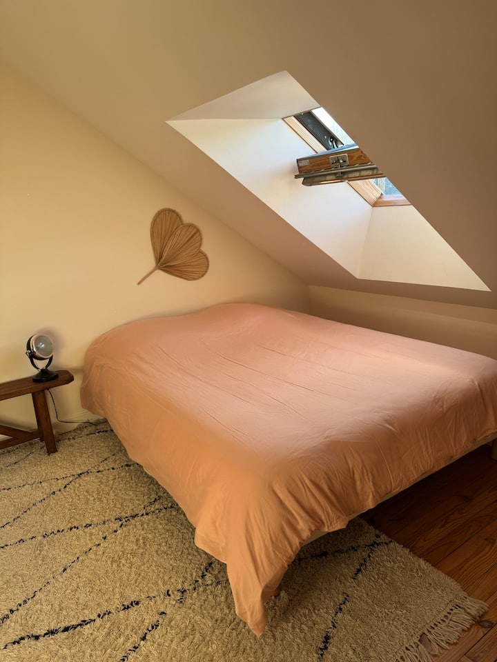 Chambre Calme Avec Lit Queen Et Petit Déj Inclus - Le Mans