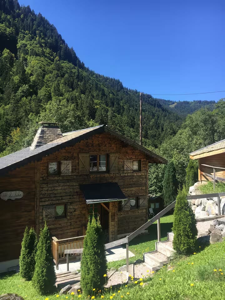 Beautiful Chalet - Hot Tub - Garden - - Morzine