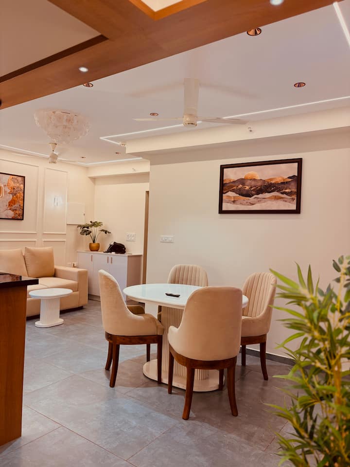 The Rozy Nook Lakeview - Kochi