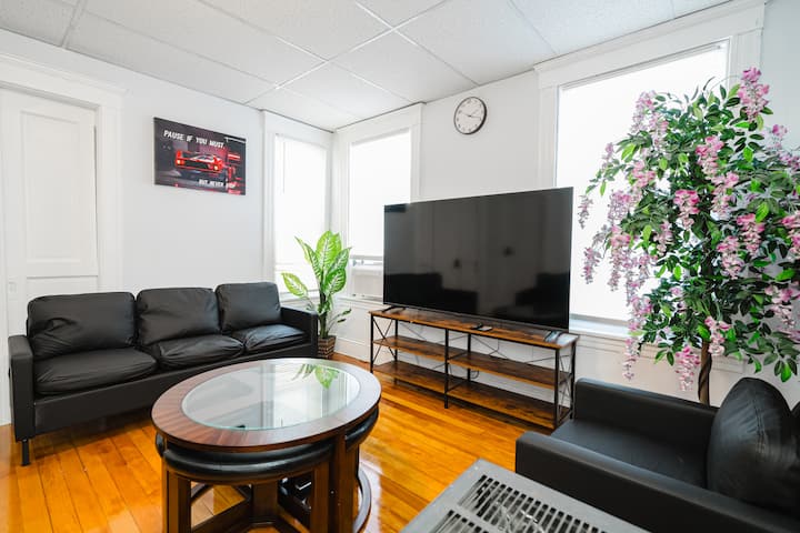 2br Cozy Apartment Near Clark Uni | Worcester 4/1 - ウースター, MA