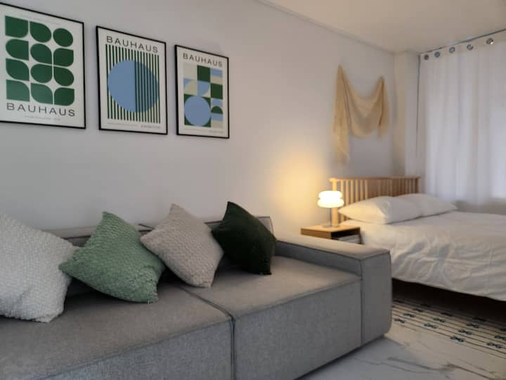 스테이브리스 #감성숙소 #한옥마을 도보5분 #넷플릭스 #남부시장 #객리단길 #영화의거리 - Jeonju-si