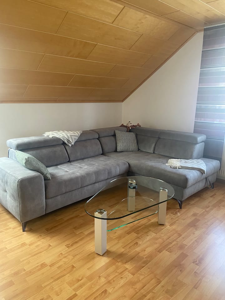 Schöne Helle Dachgeschosswohnung - Hof