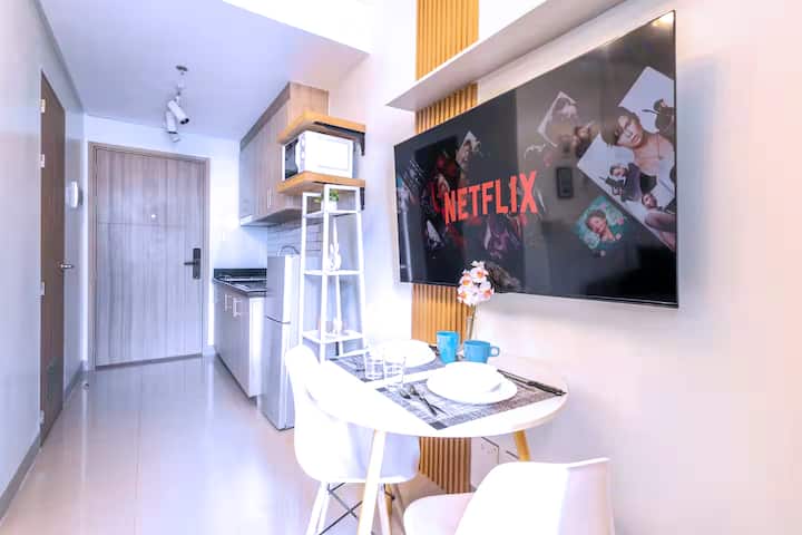 Stylish 1br In Trendy District |Practical Comforts - Pasig