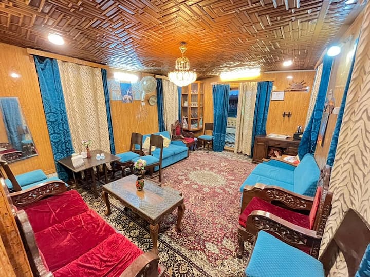 New Silver Jubilee Group Of House Boats - Srinagar