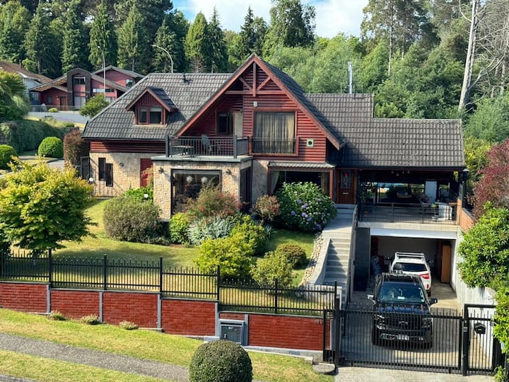 Amplia Y Cómoda Casa En Isla Teja - Valdivia